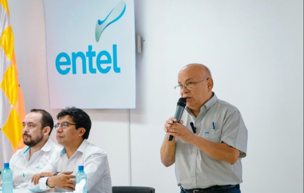 Entel tiene conectada con radios base y fibra óptica al 82% de ...